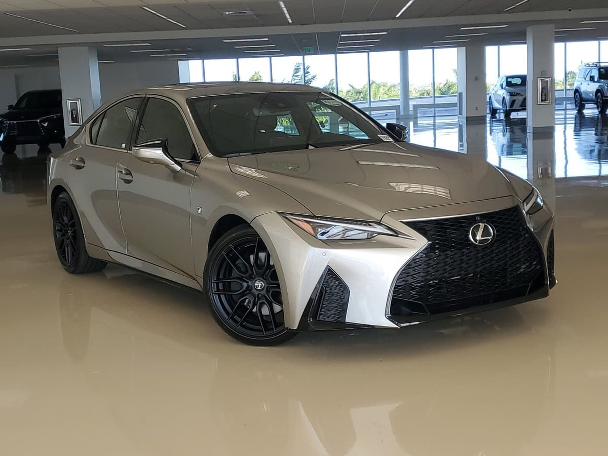 Lexus IS 350 F Sport 2023: esportividade e luxo!
