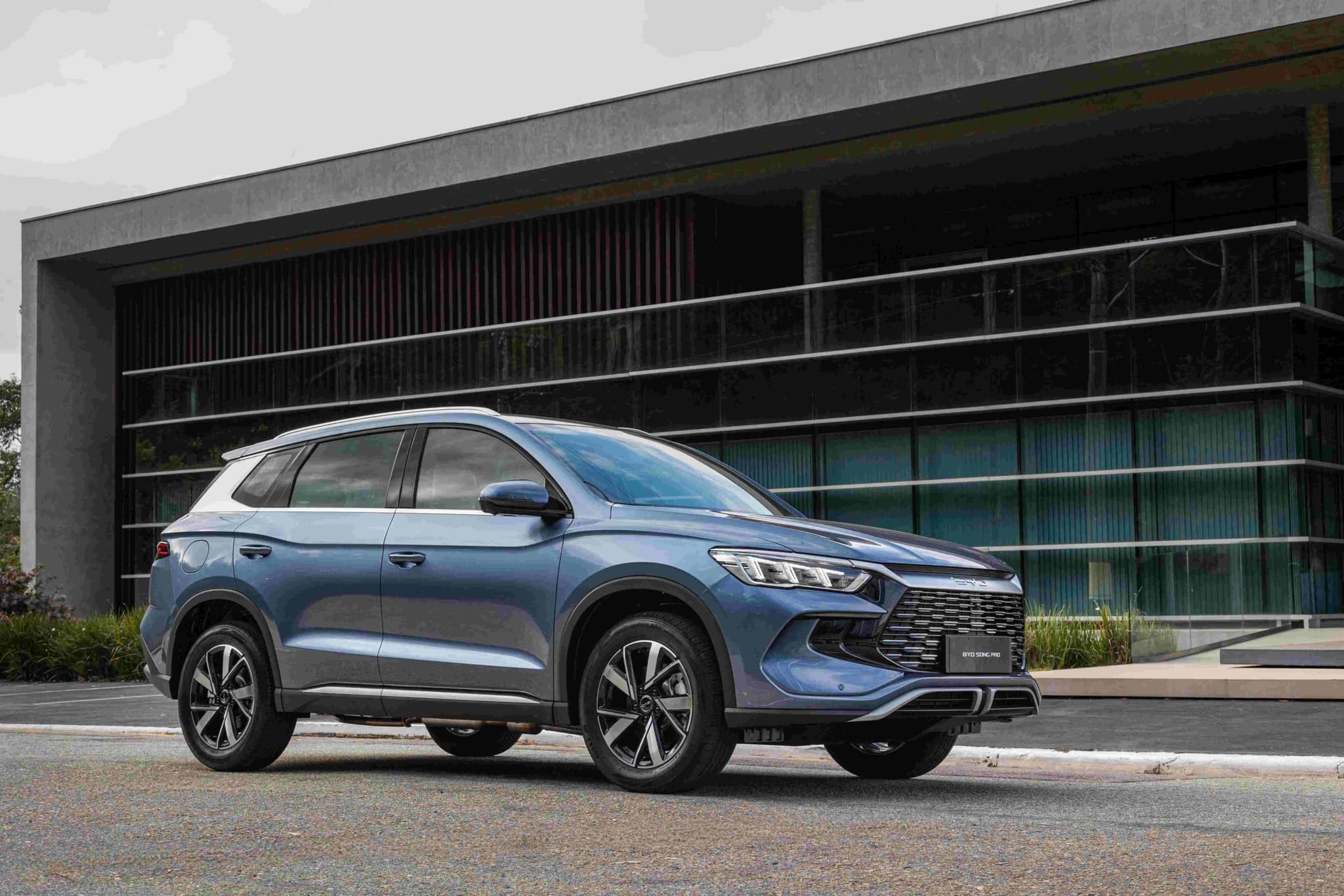 BYD Song Pro 2025: SUV híbrido com performance e autonomia!